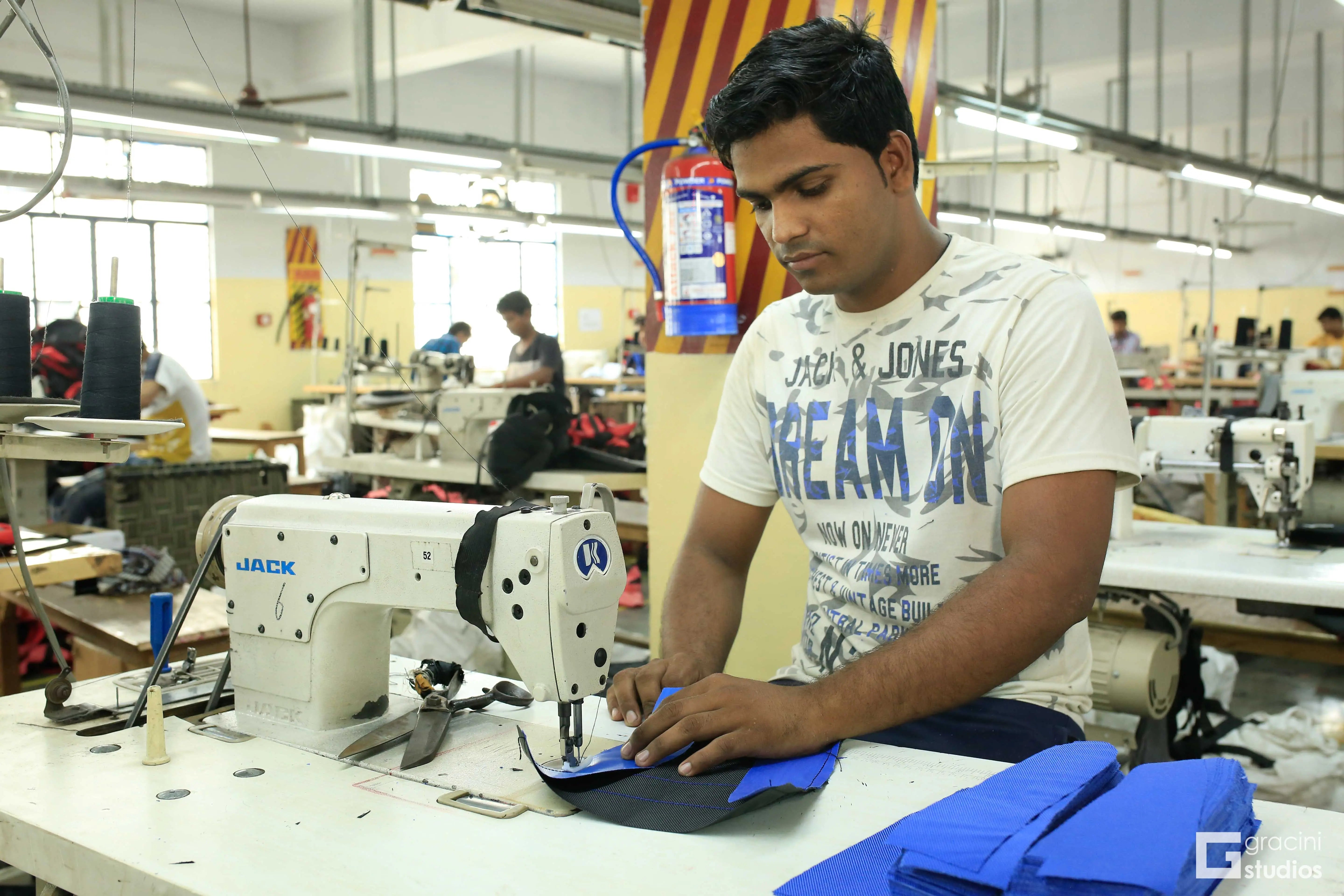 "Inside Optima Bags' Innovative Courier Bag Production: A Seamless